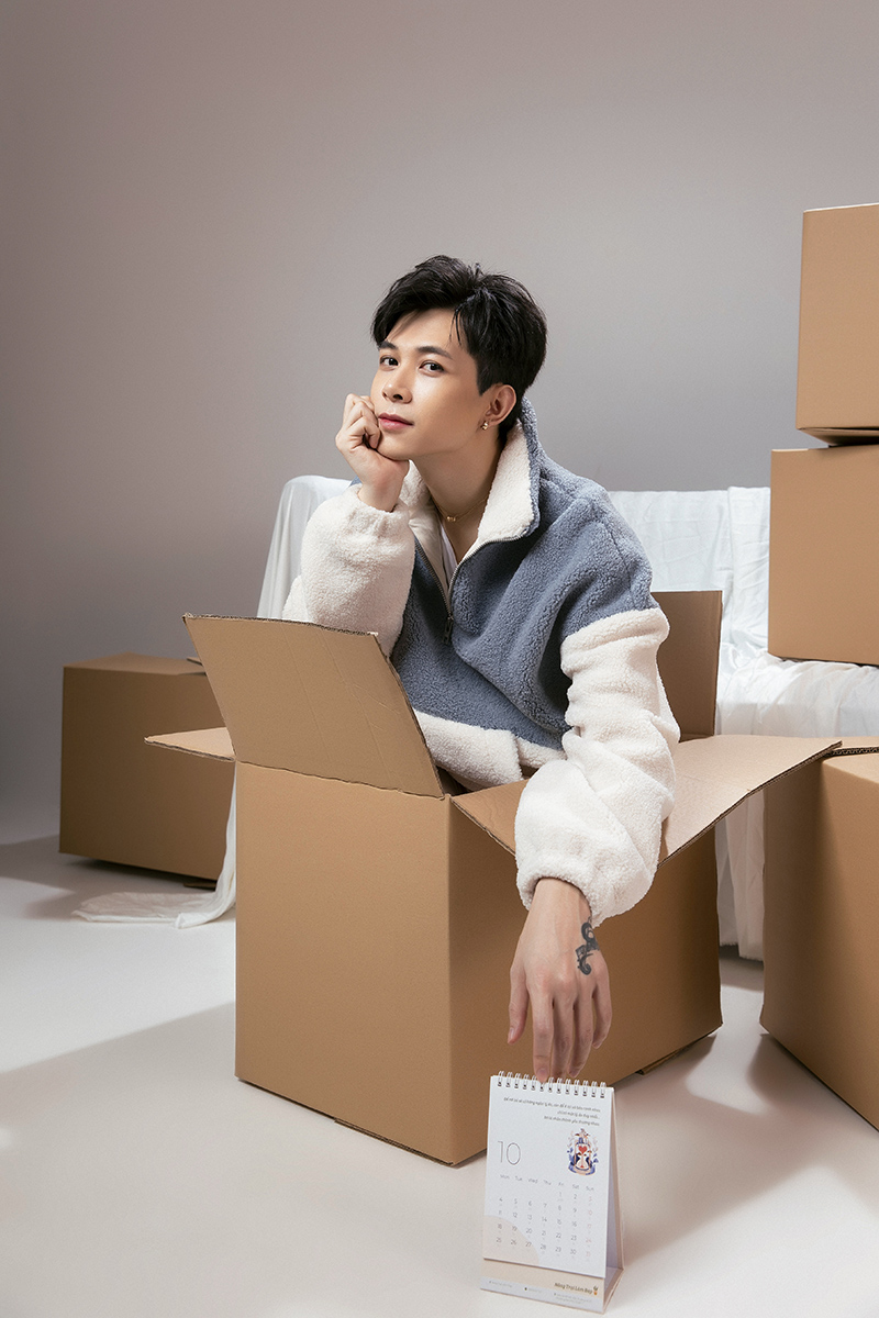 Anh Tú Atus nghẹn ngào trước 'tuần lễ sinh nhật' từ fan